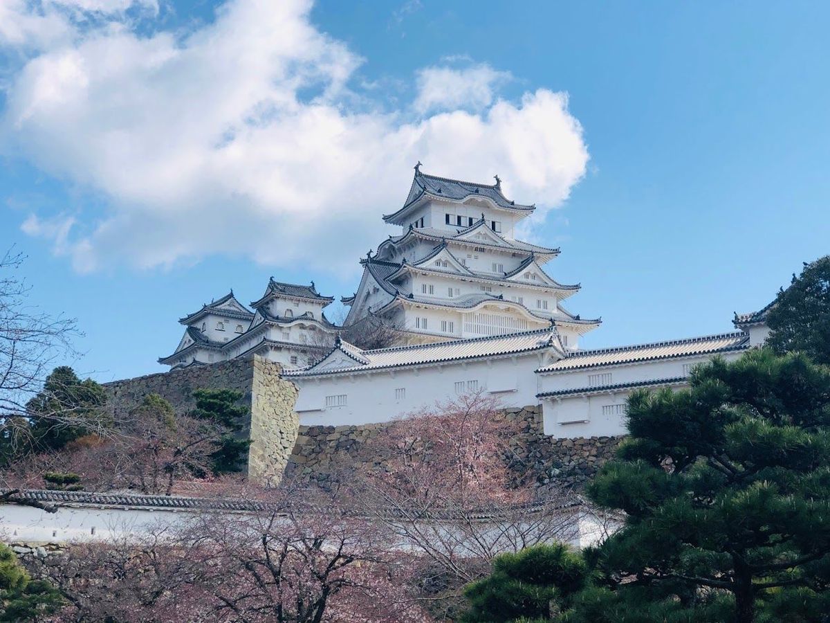 The magnificent white Himeji Castle | Travel Guide