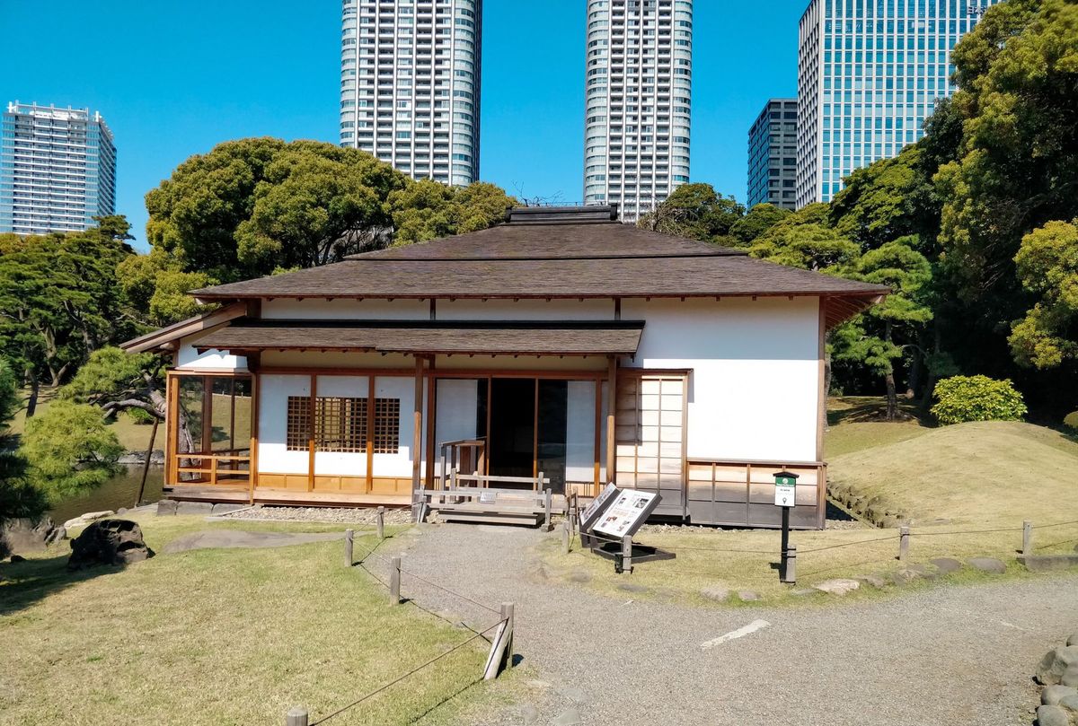 Hamarikyu Gardens : A Haven of Peace in the Middle of Tokyo | Travel Guide